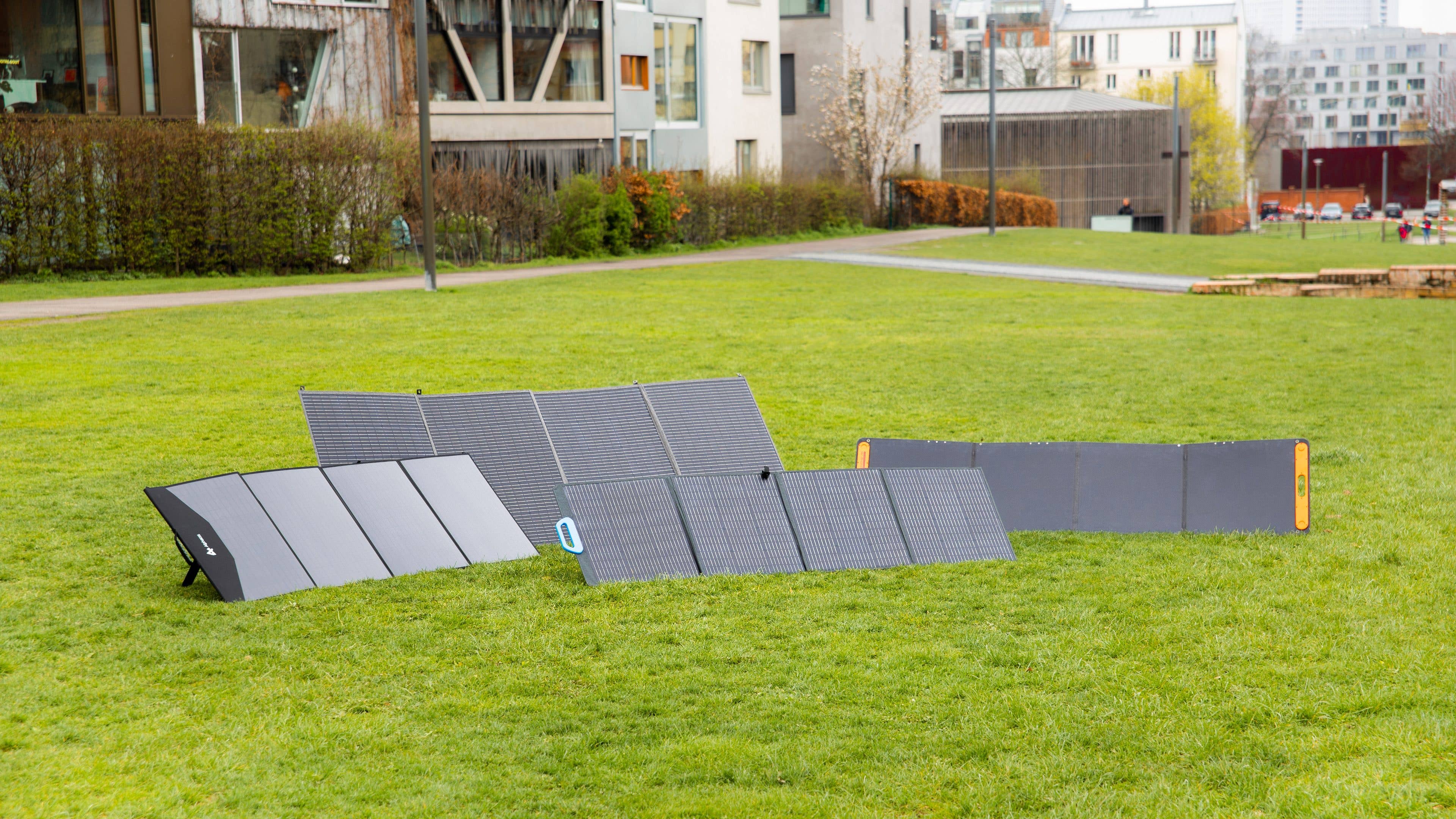 Buying Guide: Find the Best Foldable Solar Panel » nextpit