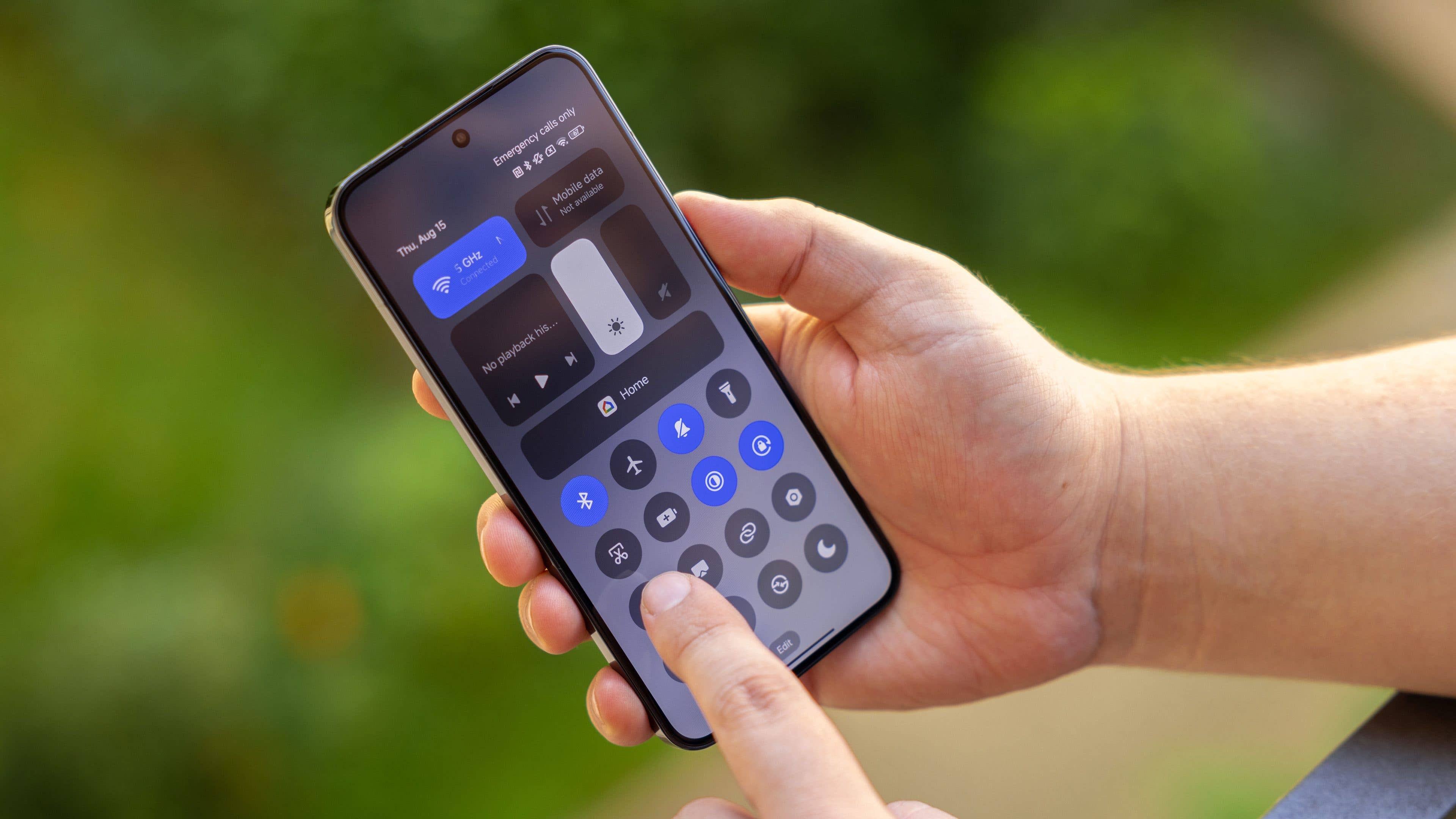 Xiaomi HyperOS tutorial on Changing the "Scroll Down" Gesture
