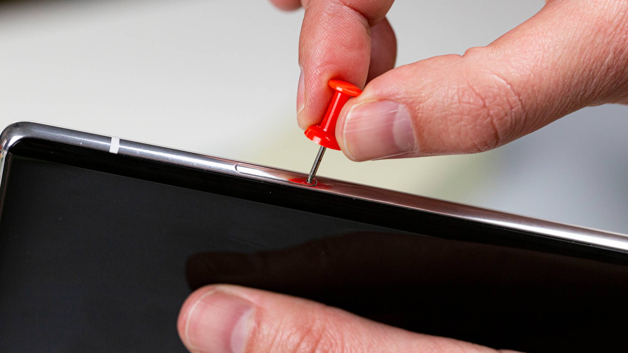 How to Open a SIM Card Slot Safely–Easy Guide