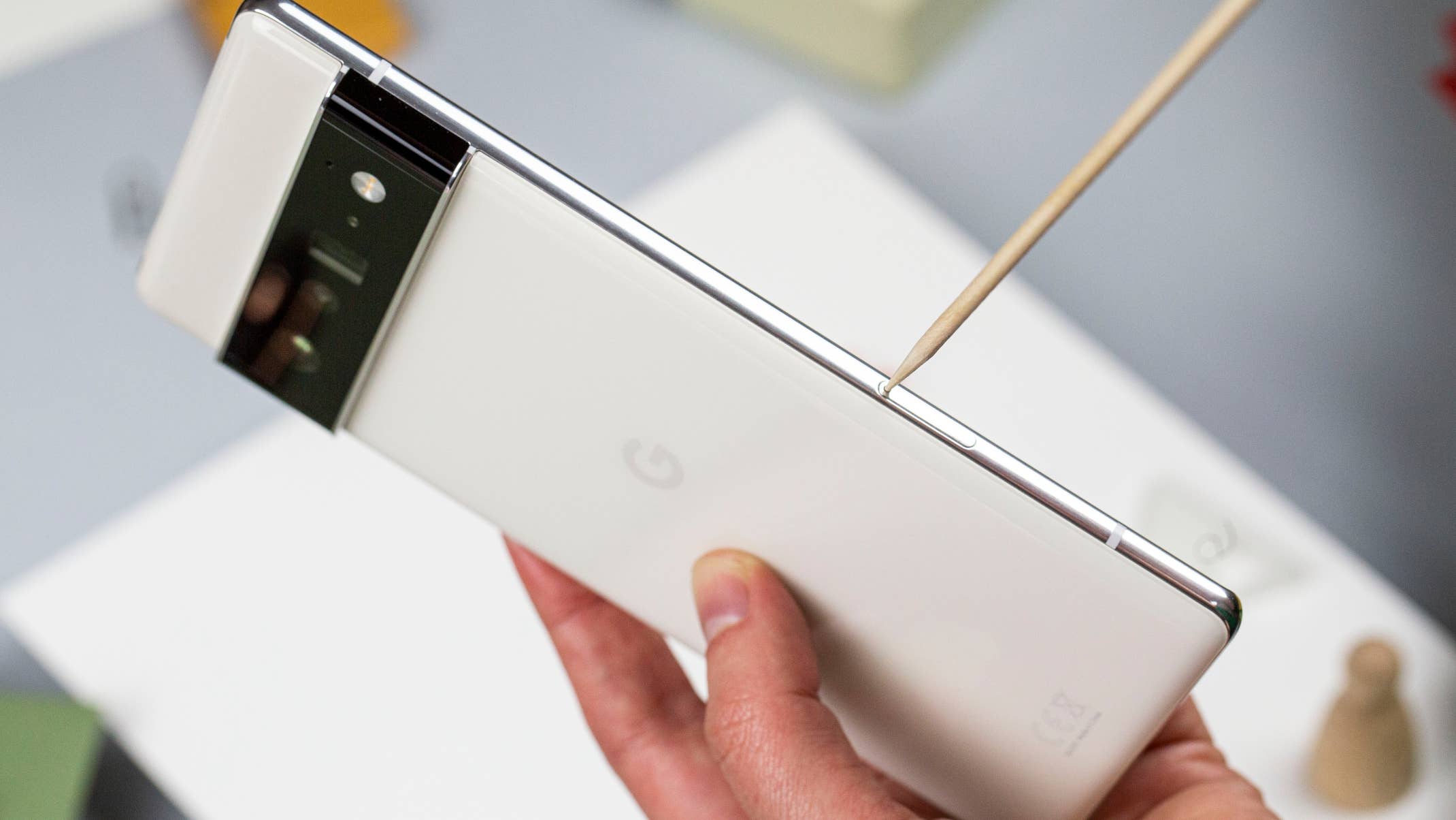 How to Open a SIM Card Slot Safely–Easy Guide