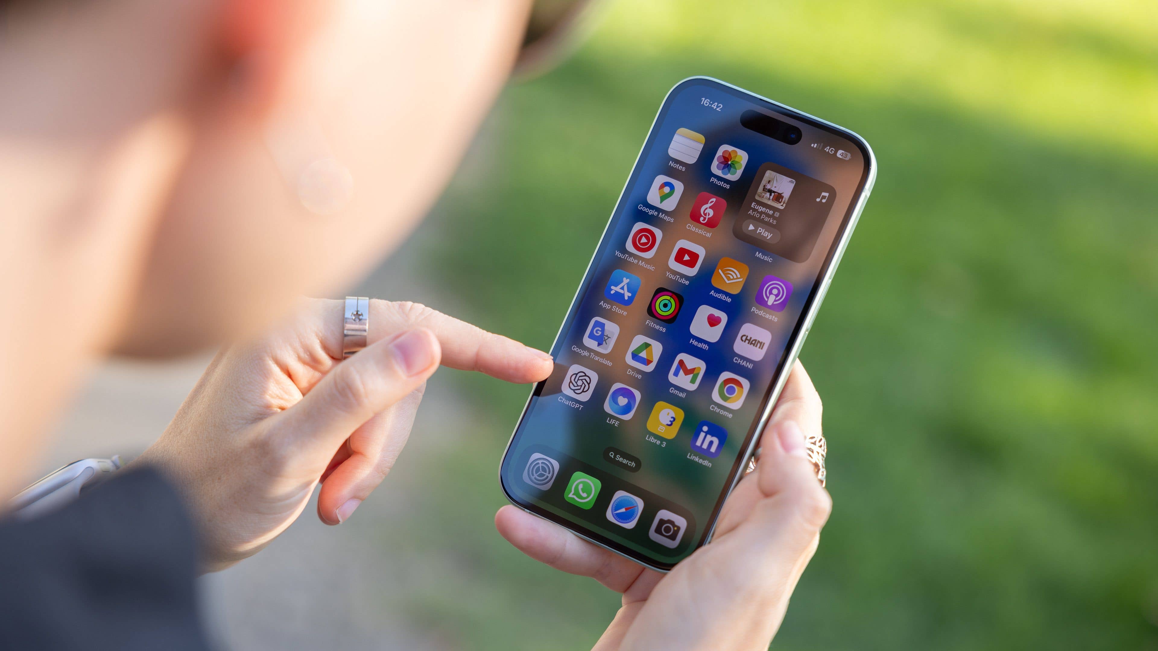 How to Identify Songs on iPhone and Auto Sync to Apple Music » nextpit